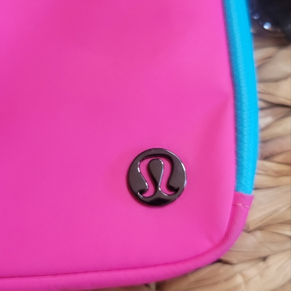lululemon athletica | Bags | Lululemon Modular Phone Crossbody Bag In ...